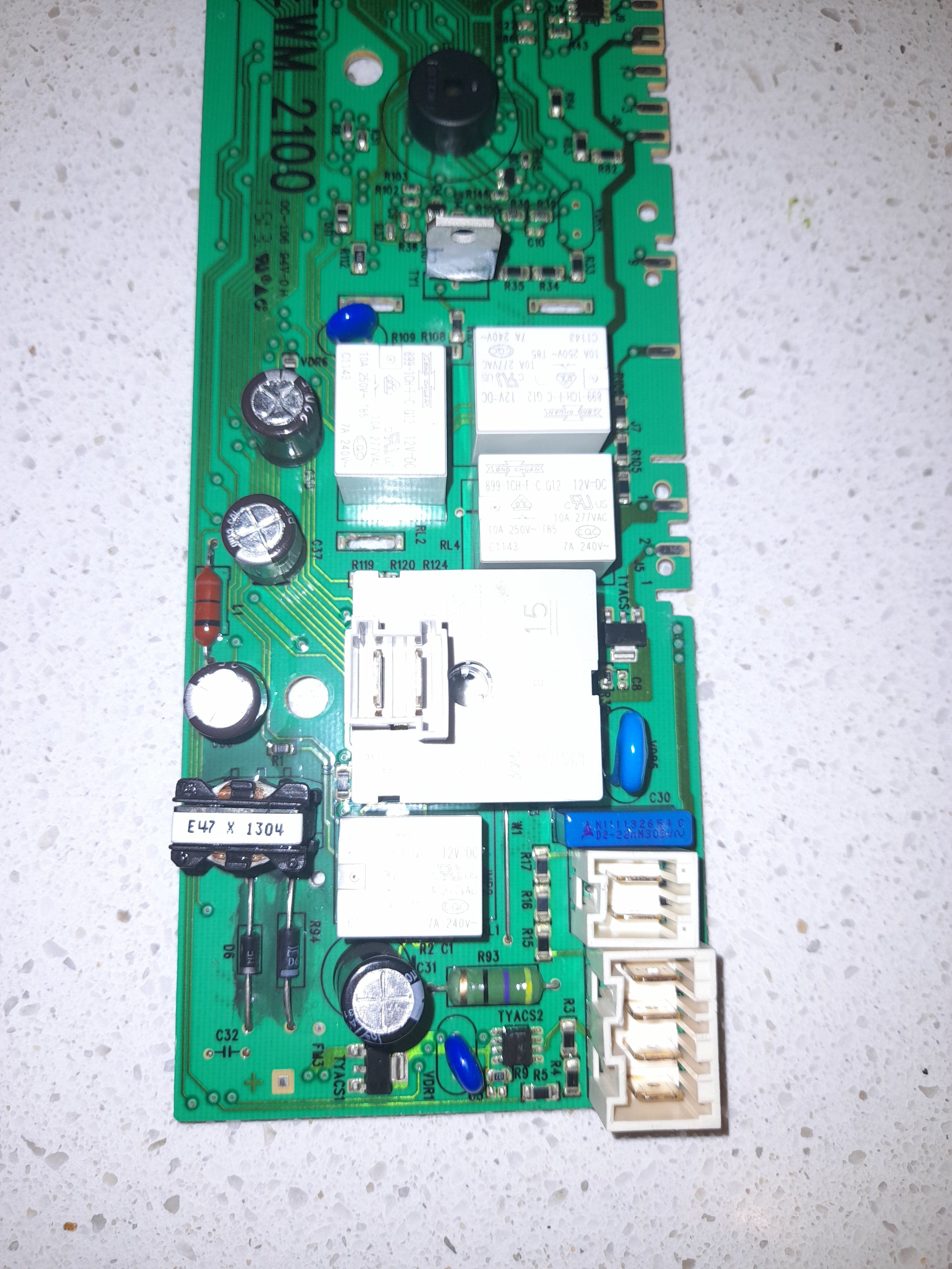 Electrolux EWF1074 (EWM 2100) - był zatkany odpływ