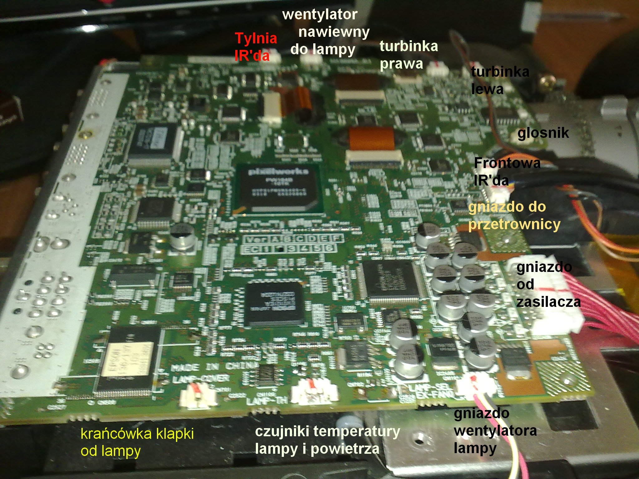 Jak uruchomić projektor Infocus LP340 bez lampy i zasilacza? - 46