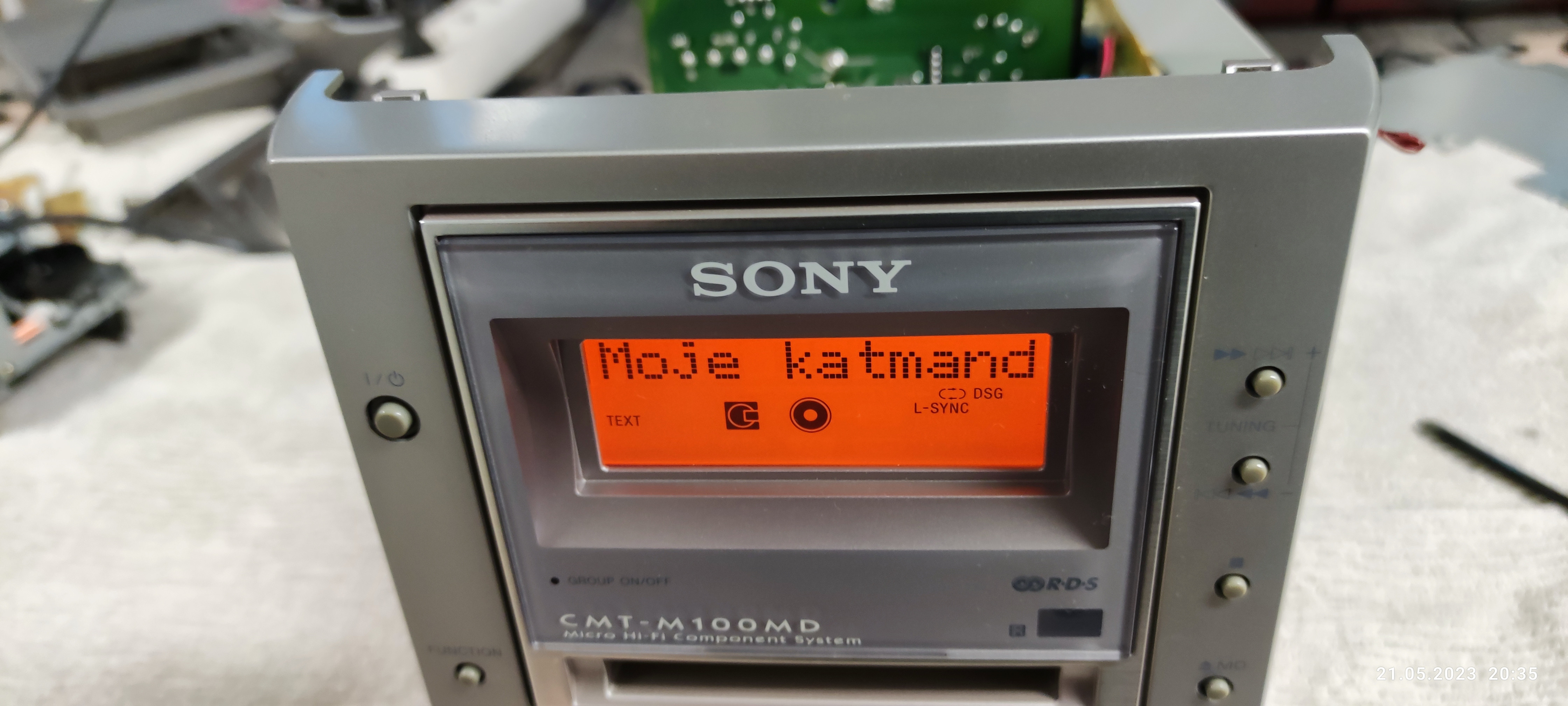 [Rozwiązano] Sony HCD M10 (CMT M100MD): Poprawa kontrastu wyświetlacza ...