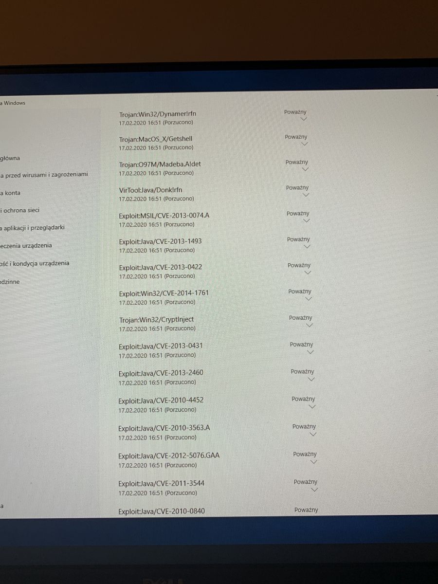 Jak usunąć 300 wirusów, gdy Windows Defender zablokowany?