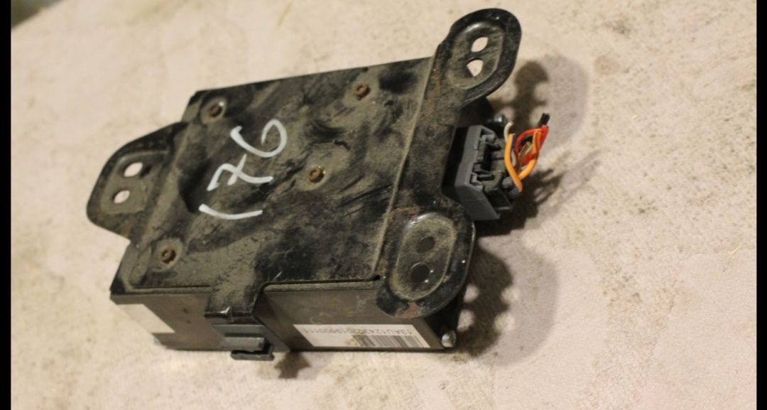 Jak podłączyć Transformator Mercedes DC/AC 12V/230V A0008270705