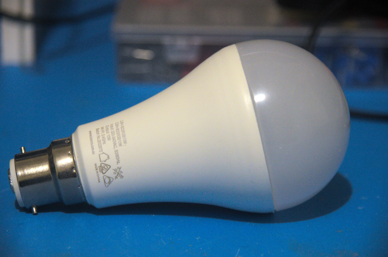 [BK7231T] Connect 10W Smart RGB Bulb - elektroda.com