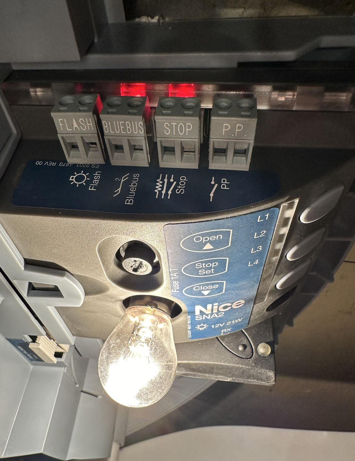 Jak podłączyć Merros MSG100HK do Nice Spin SNA2? Niebieski i brązowy przewód