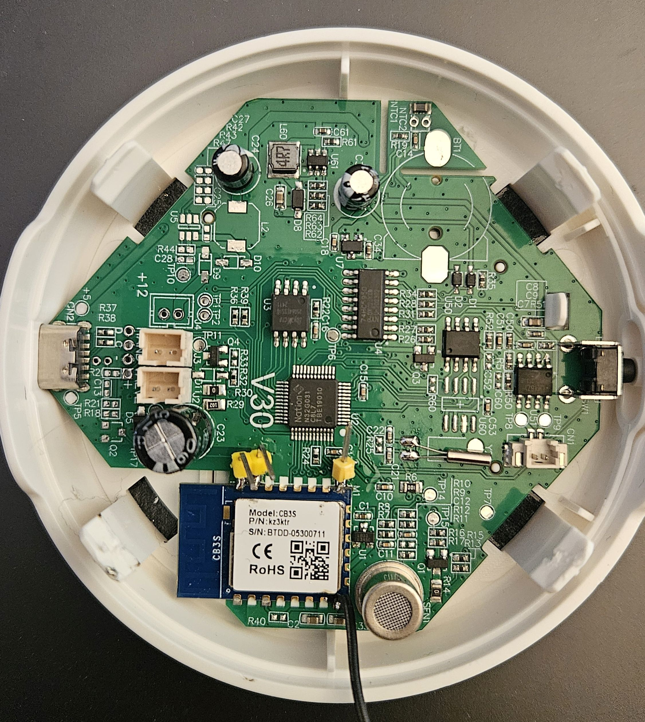 TX-E gas detector with shut-off valve control function - interior of unit