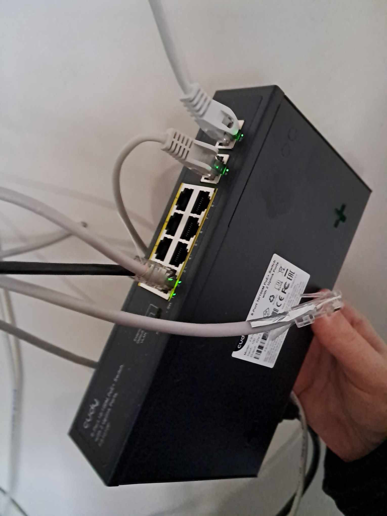 Dobór switcha pod sieć domową LTE z możliwośćią przełączenia w ...