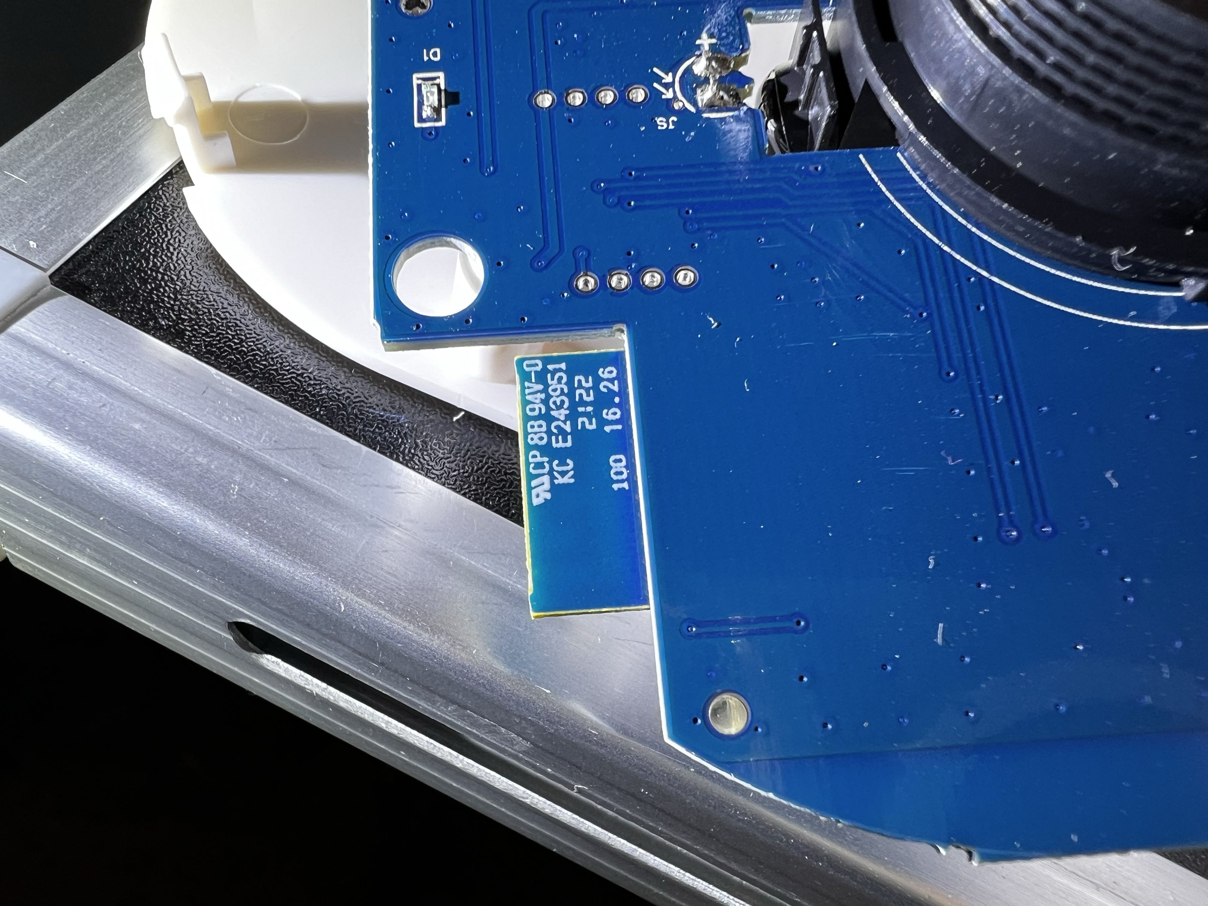 Tuya Smart Wi-Fi Smoke Detector: Exploring WiFi Module CB3S & MCU ...