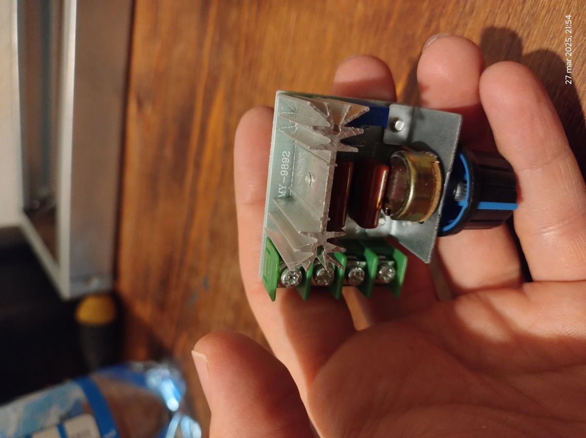 Beko CTB6250W Czy regulator MY-9892 pasuje do okapu i jaki silnik?