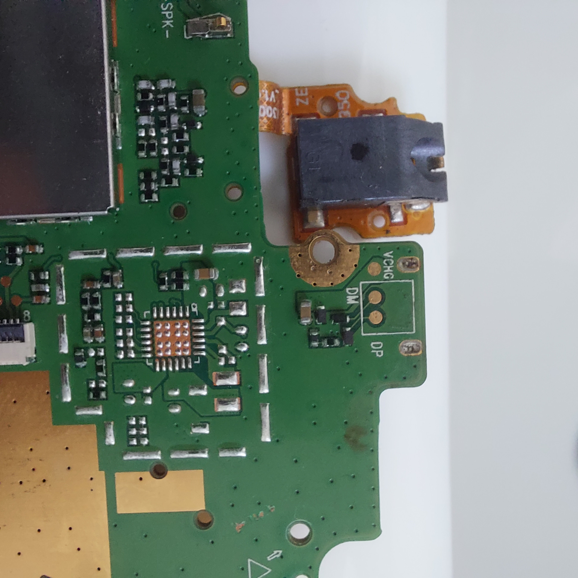 Naprawa urwanego złącza micro USB w tablecie Lenovo A1000l - pytanie ...