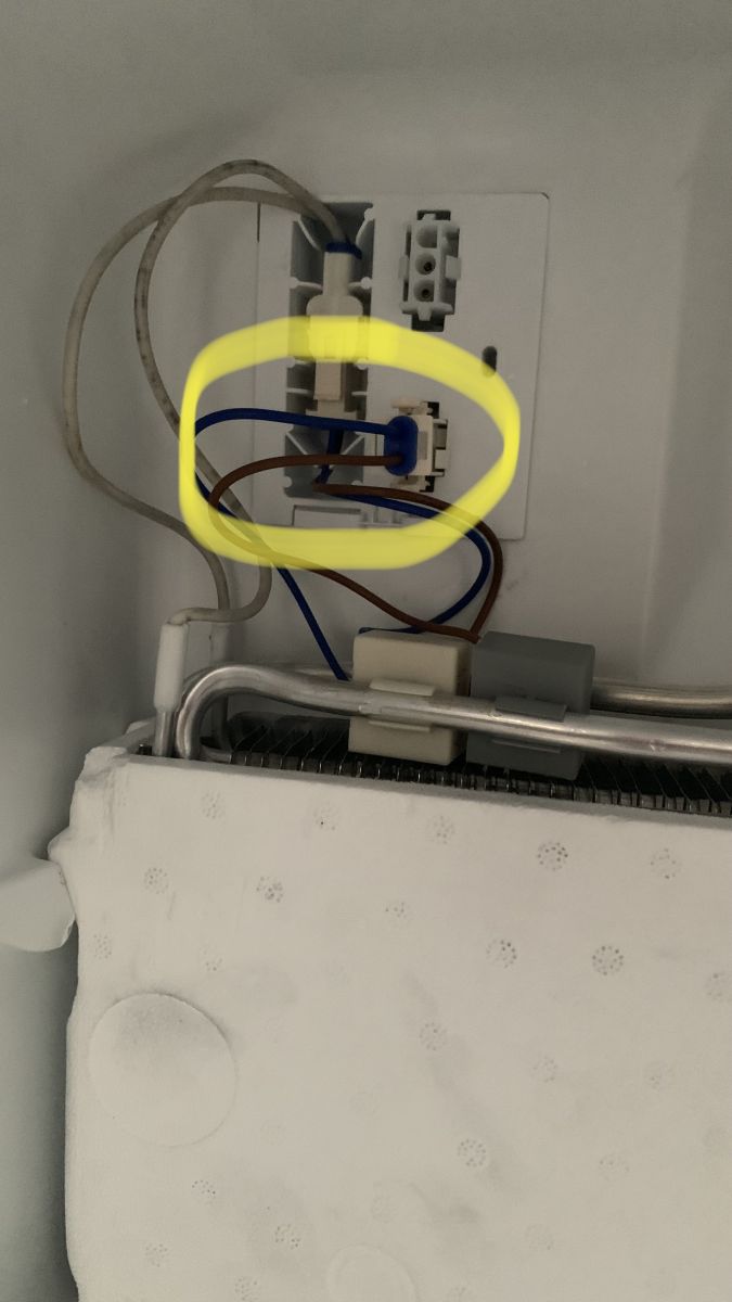 Electrolux ENN2841AOW lodówka w zabudowie za mocno mrozi