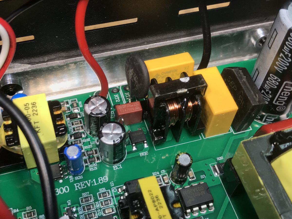 Zasilacz laboratoryjny Xtreme X3010 30V 10A z ograniczeniem prądowym