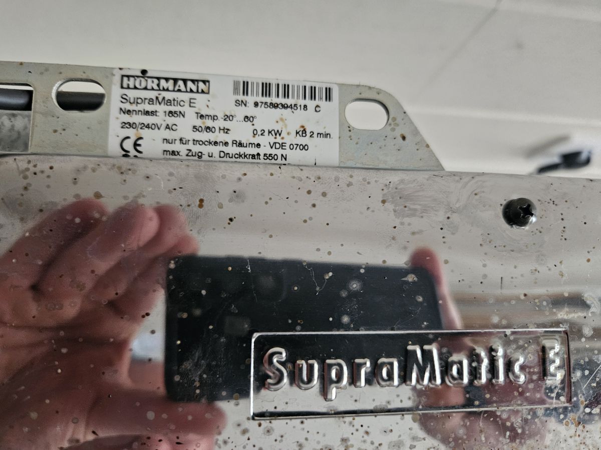 Brama Hörmann 2010 - nieregularne otwieranie po zamknięciu, co może być przyczyną?