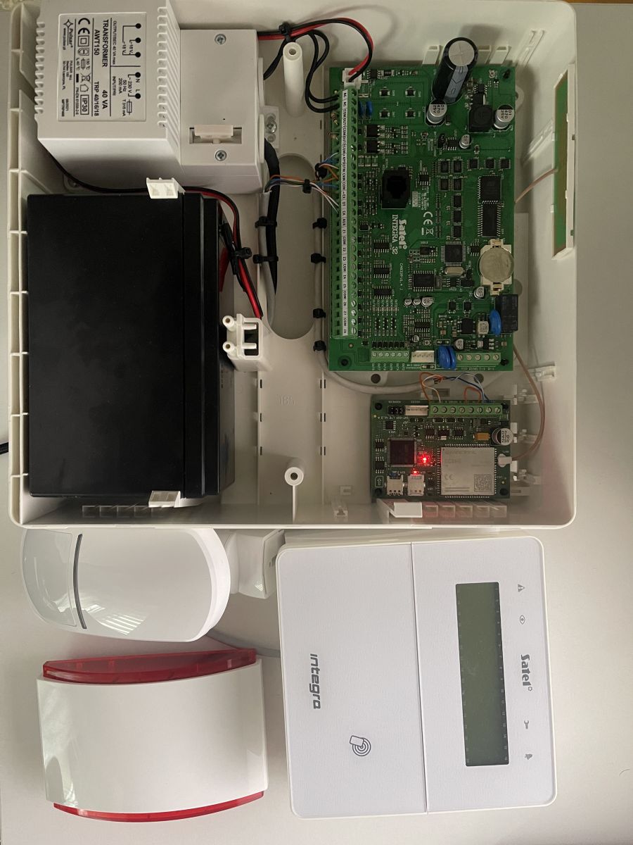 Integra 32, INT-KWRL2, ABAX 2 (ACU-220): Jak nawiązać łączność z ...