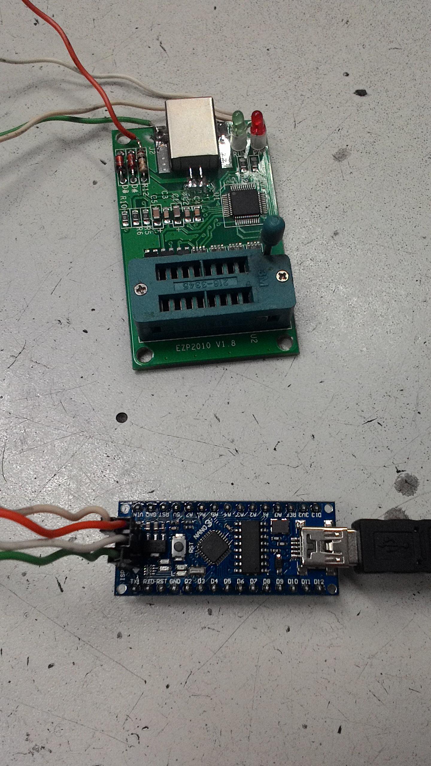 Jak zaprogramować C8051F321 od Silicon Labs? Debugger czy prosty ...