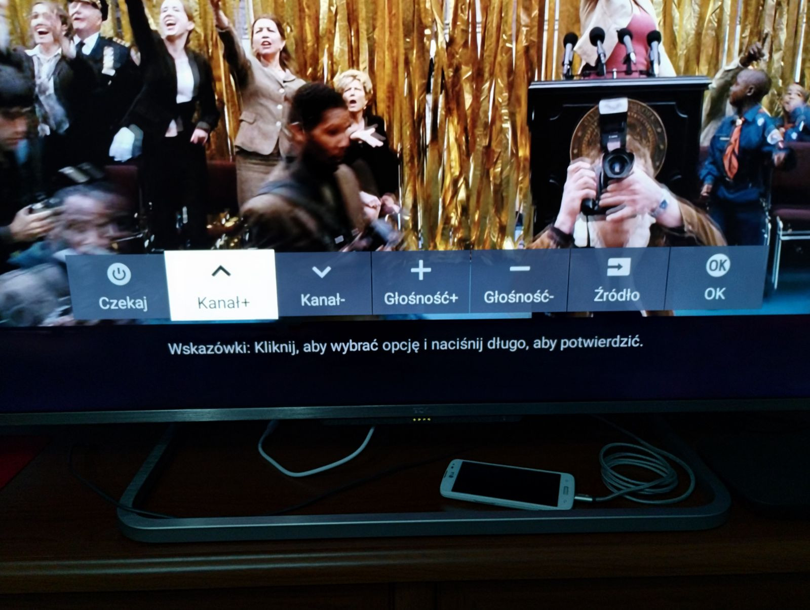[Rozwiązano] Jak usunąć obce menu na ekranie TV TCL C728?