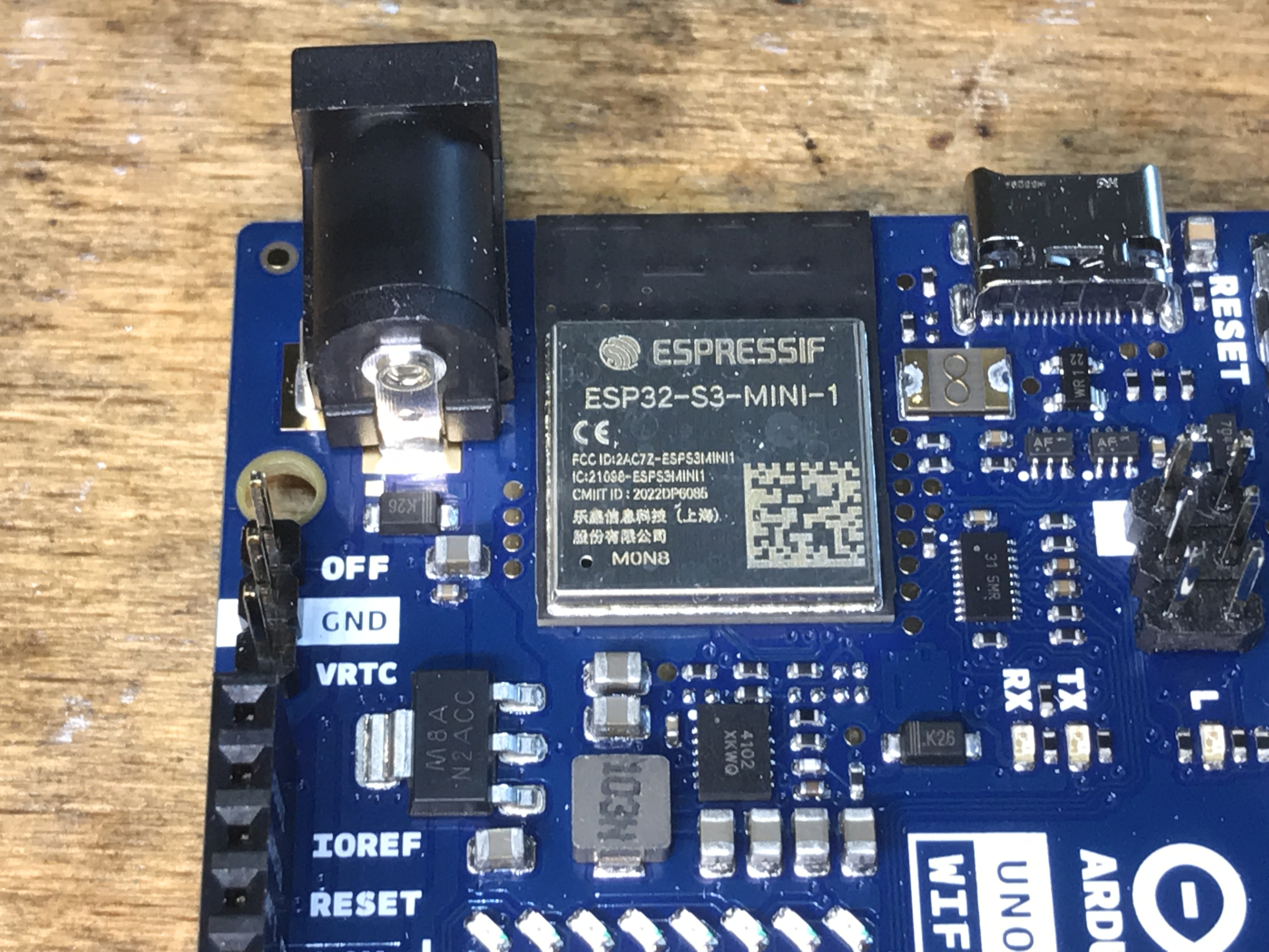 Co oferuje nowe Arduino Uno R4 Minima i WiFi? Instalacja IDE, wgrywanie ...