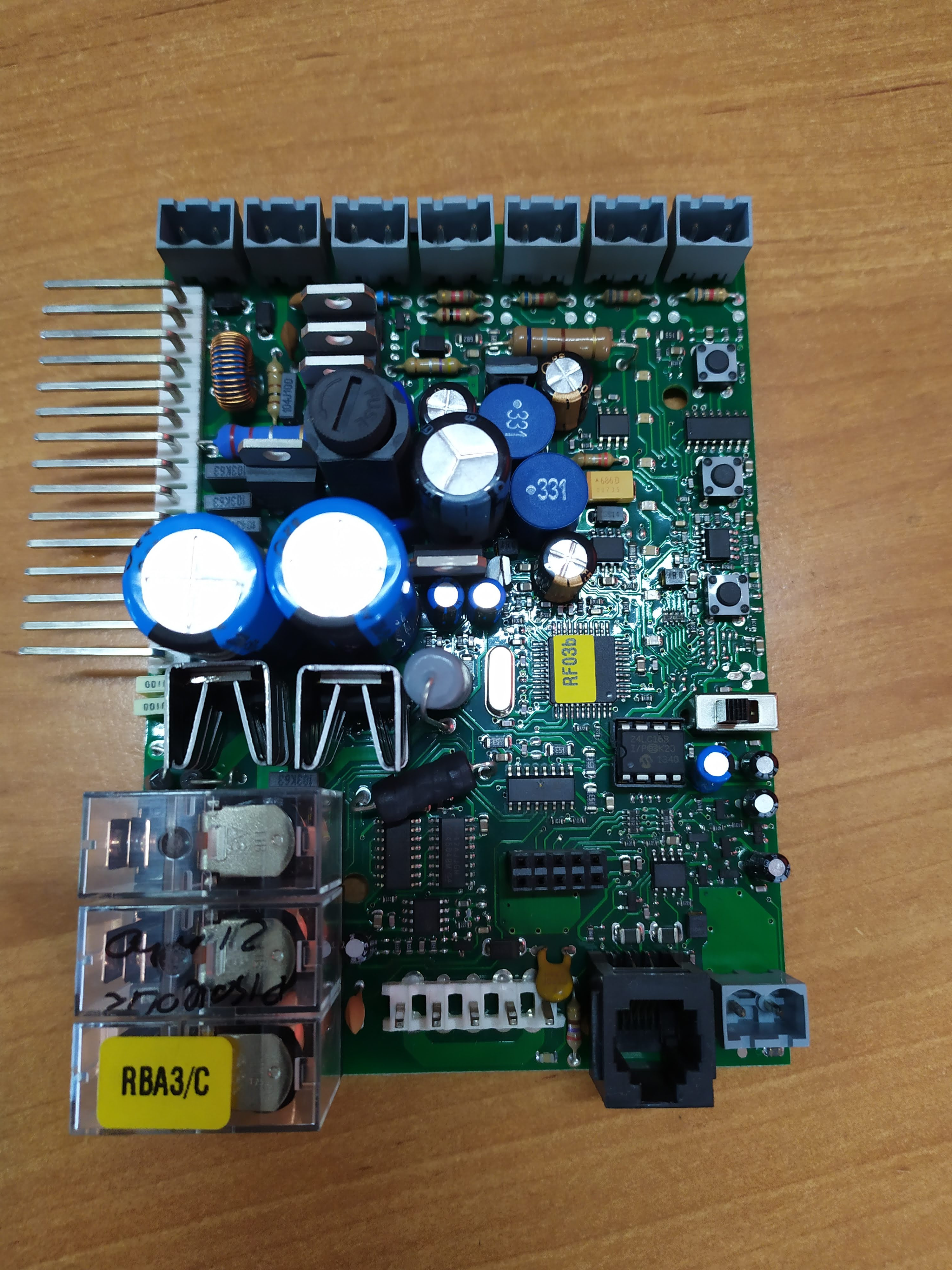 Naprawa płytki Nice RBA3/C (174-e): identyfikacja kondensatora smd ...