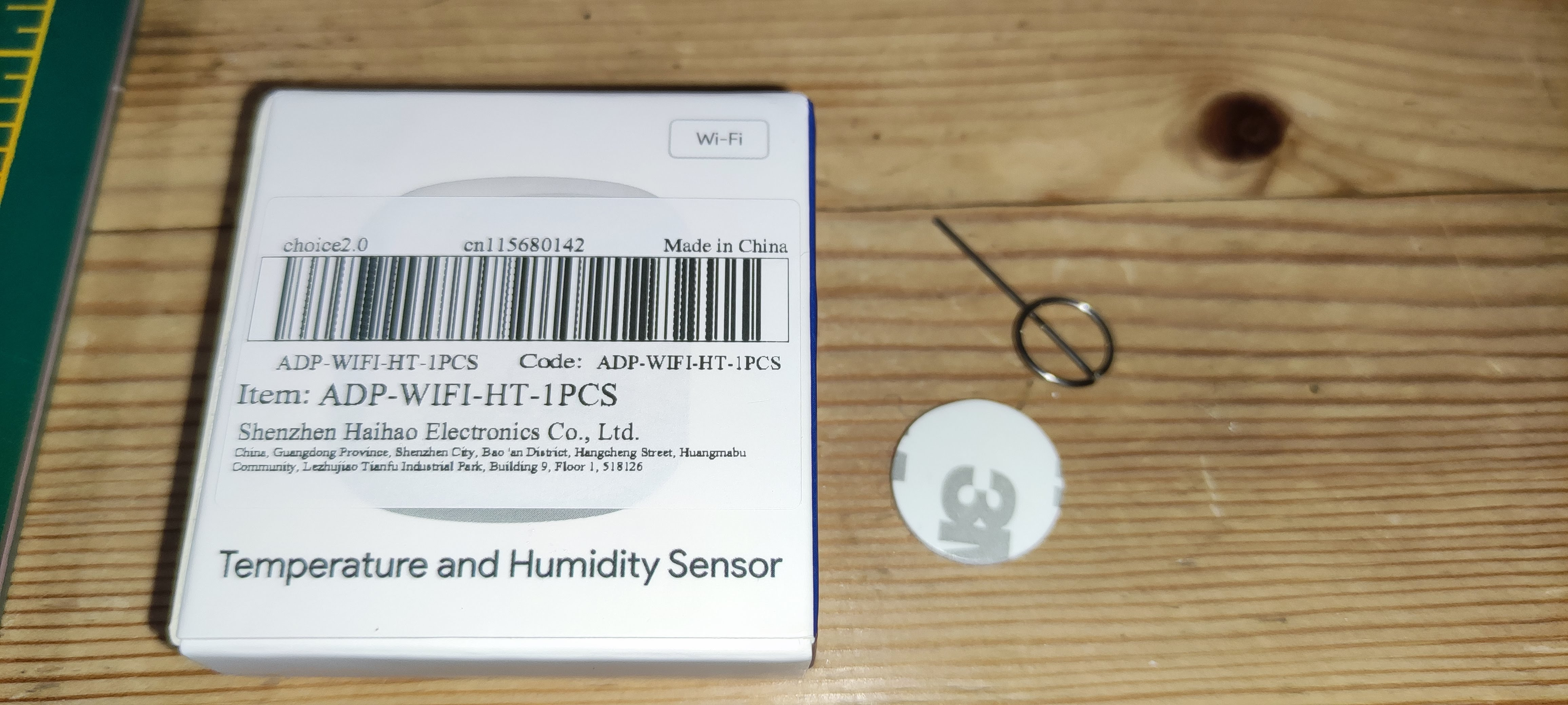 Investigating a battery-powered temperature & humidity sensor with I2C ...