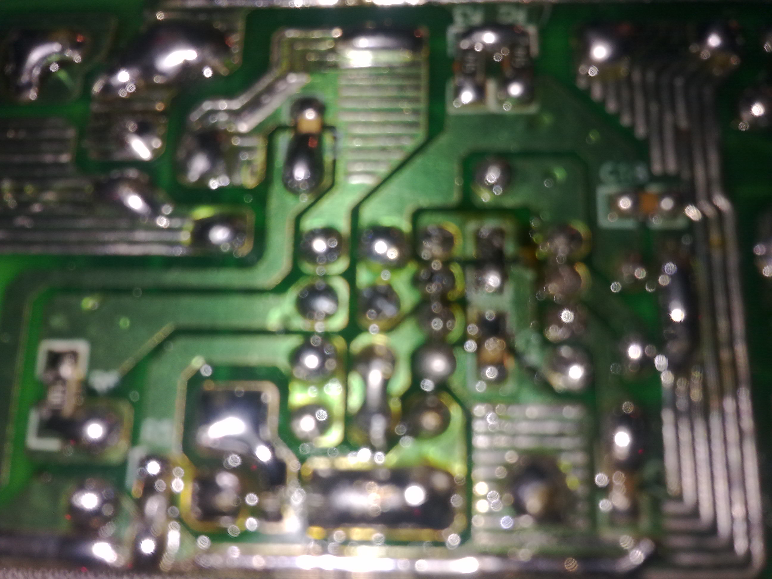 Jak obniżyć napięcie zasilacza laptopowego na FAN7554 o 1V?