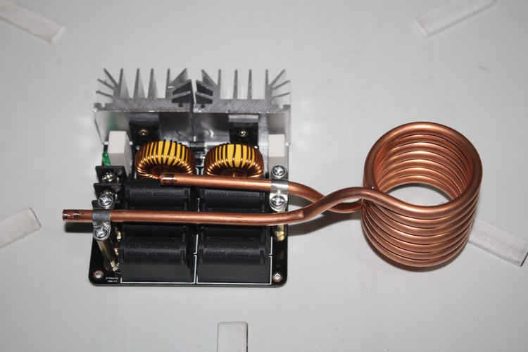 Testowanie przetwornicy ZVS Flyback Driver bez obciążenia - czy to ...