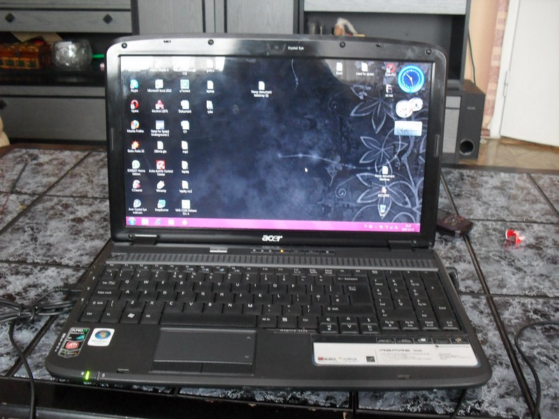 Sprzedam Laptop ACER ASPIRE 5535 (lekko uszkodzony - działa)