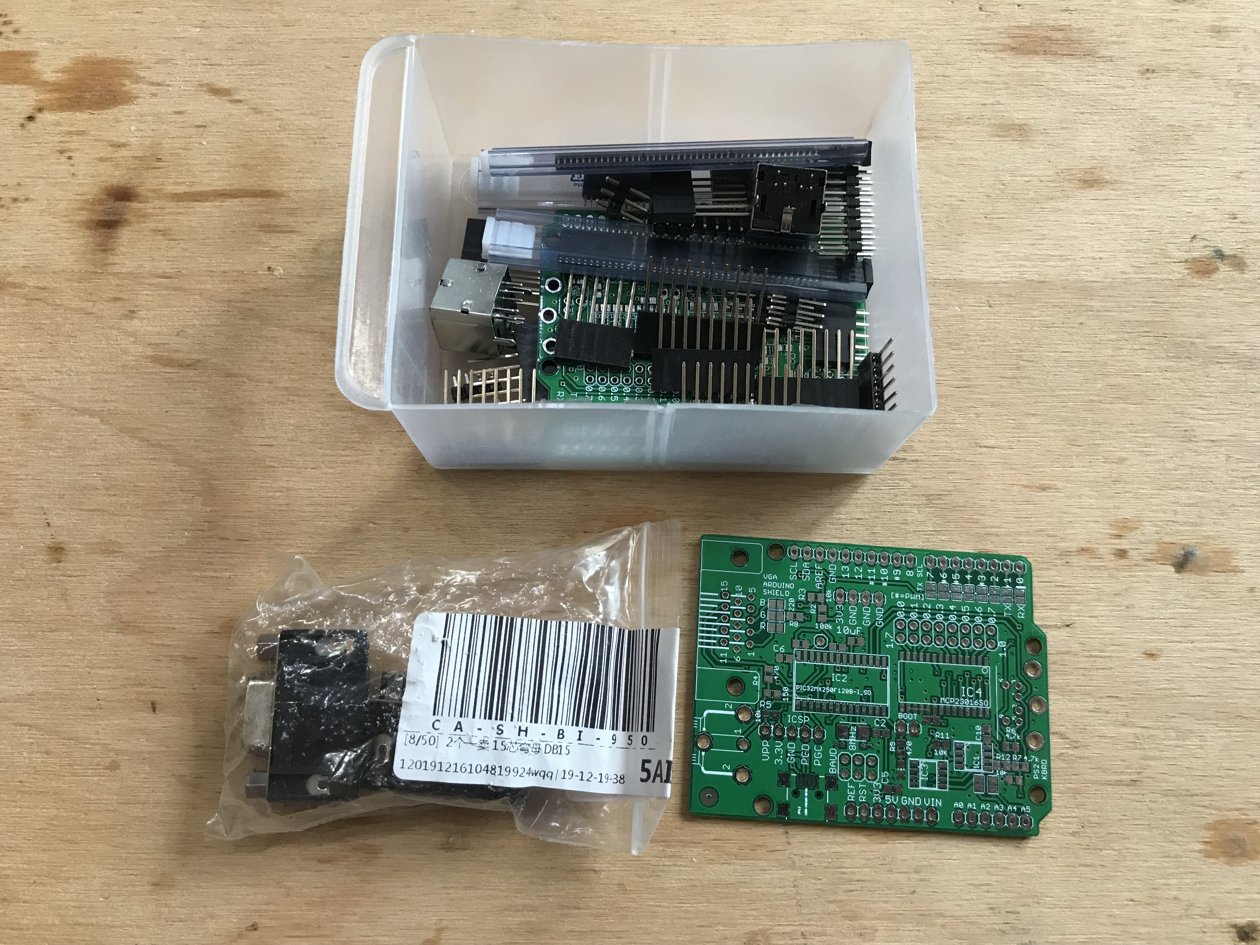 Arduino VGA Shield - wersja druga, SMD - z expanderem portów i pamięcią ...
