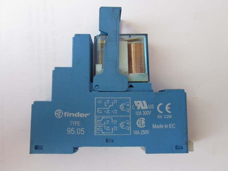 Jak podłączyć i używać przekaźnik Finder type 95.05?