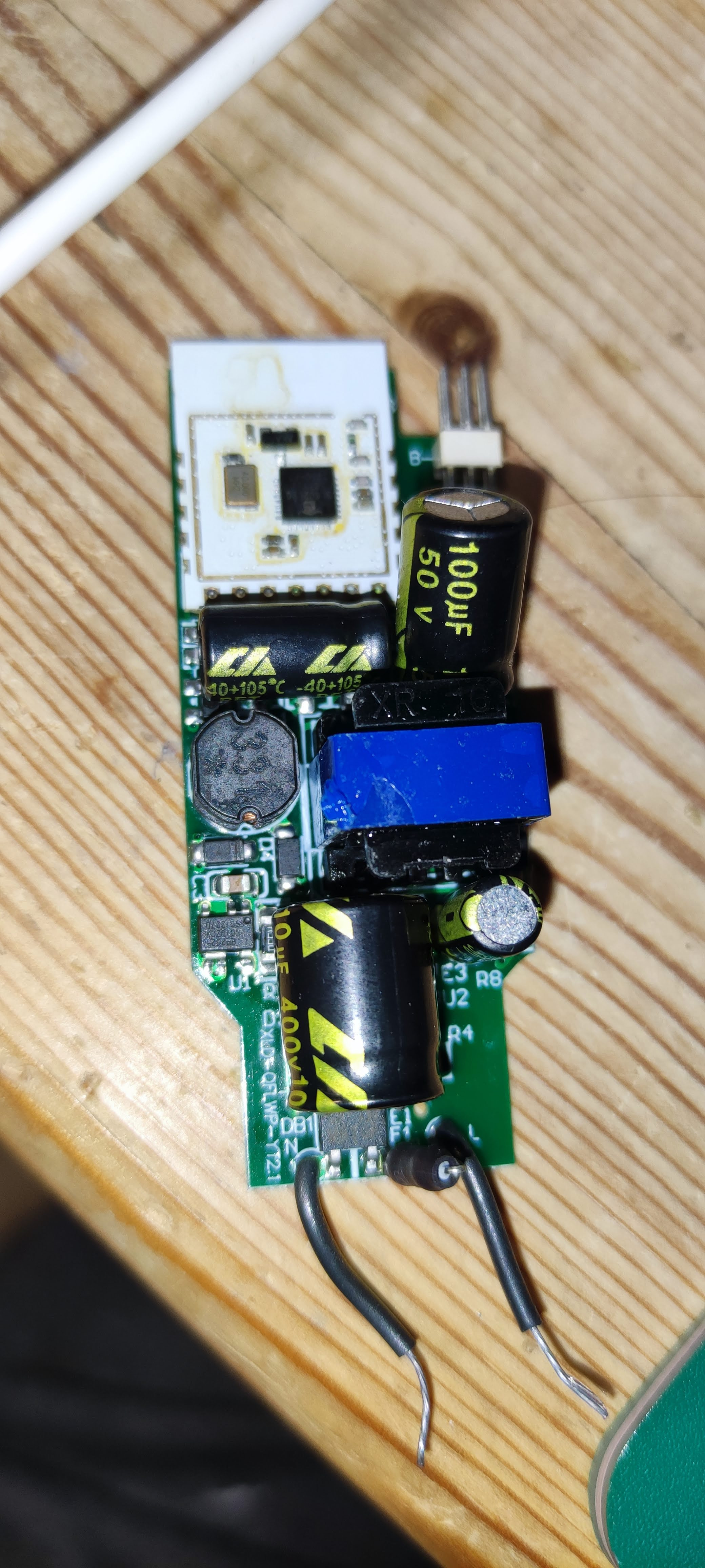 Flashing DT-BL200 module in CozyLife ES/E27 RGBCW bulb so it can run ...