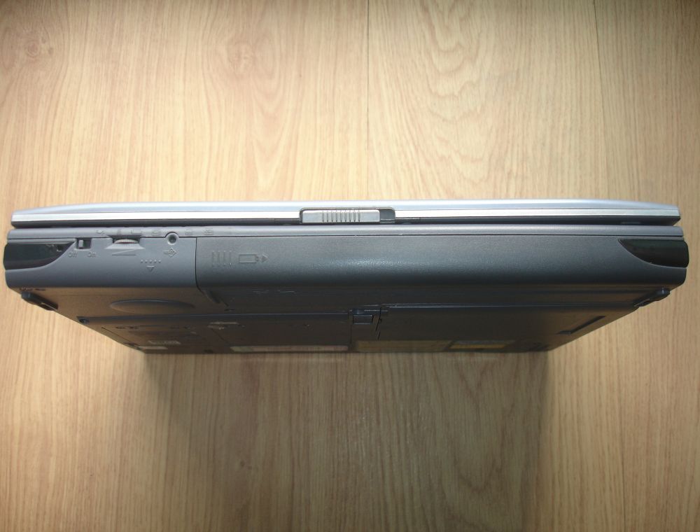 [Sprzedam] Laptop Toshiba Tecra 8200 ponad 5h na bateriach