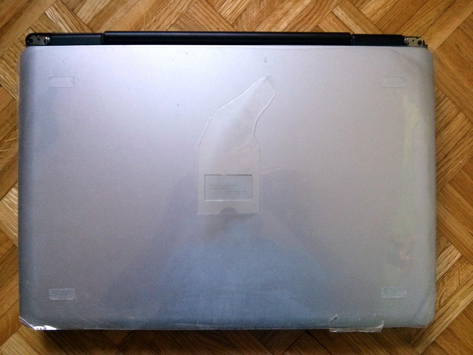 [Sprzedam] Laptop Fujitsu Siemens Amilo Li 1818 Uszkodzony