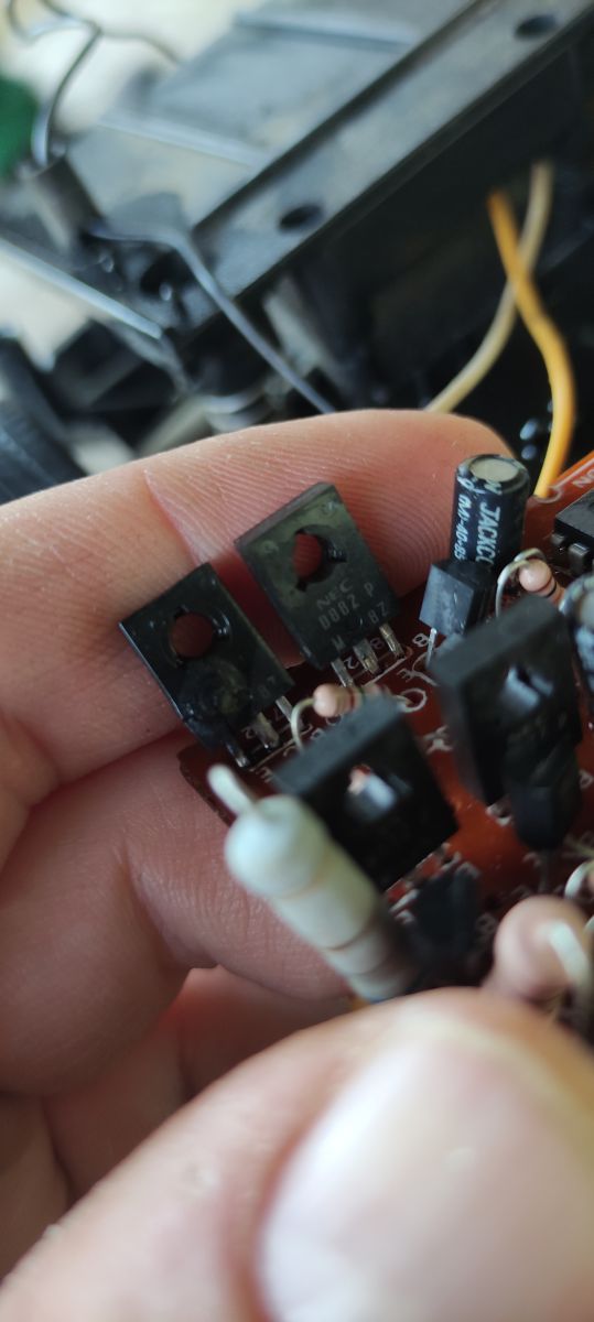 [Kupię] Gdzie kupić 4x tranzystory NEC D882P lub zamienniki w Polsce?