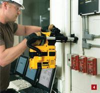 Młotowiertarka, Dewalt, D25323 - Do czego słuzy gniazdo od spodu