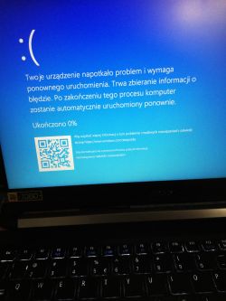 Komputer mi się zawiesił i po chwili pojawiło to co w załączniku.
