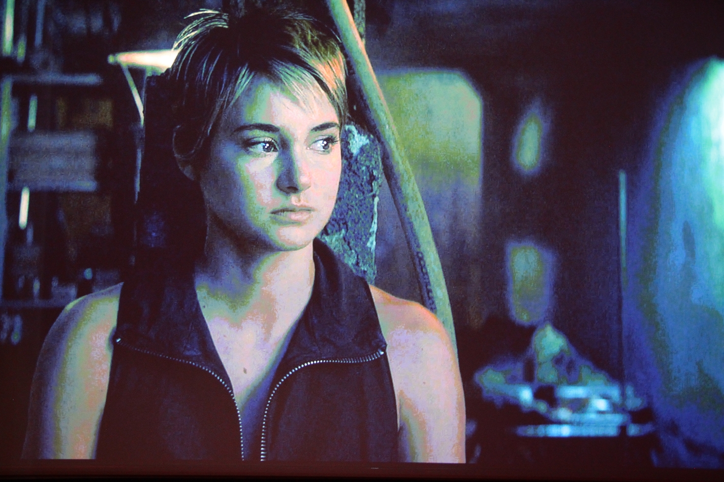 Optoma HD800x - Przebarwienia w ciemnych scenach po 10-15 minutach ...