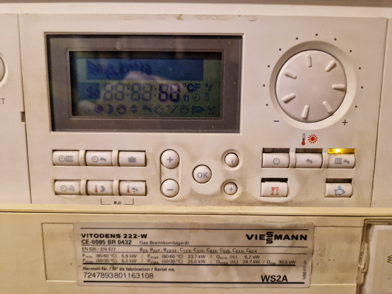 Vitodens 222W + Vitotronic 200 - pełny schemat Vitotronic 200 HO1 (9176208)