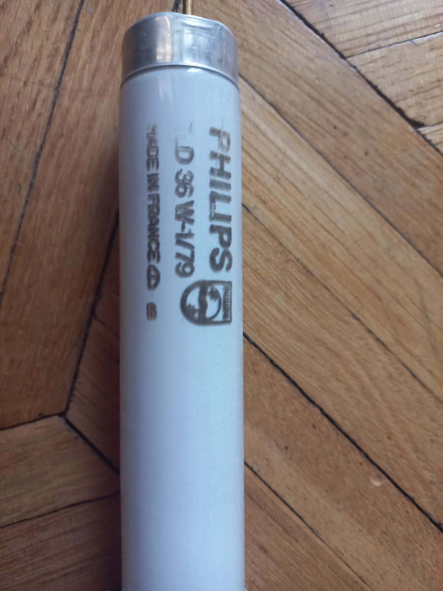 Identyfikacja krótszej świetlówki Philips TLD 36W - produkcja francuska ...
