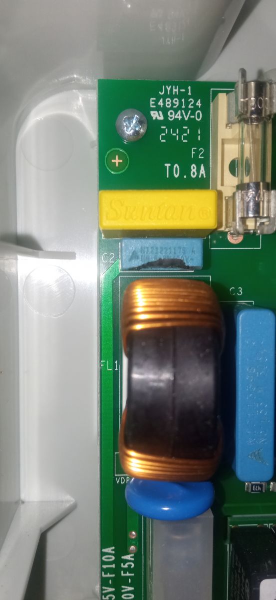 Funkcja i parametry kondensatora C2 w sterowniku FAAC E045s - wymiana czy gwarancja?