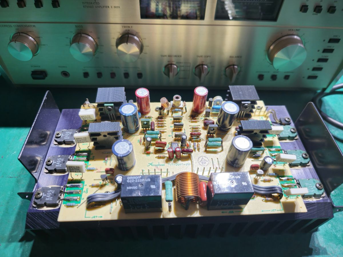 Serwis wzmacniacza Accuphase E-303X