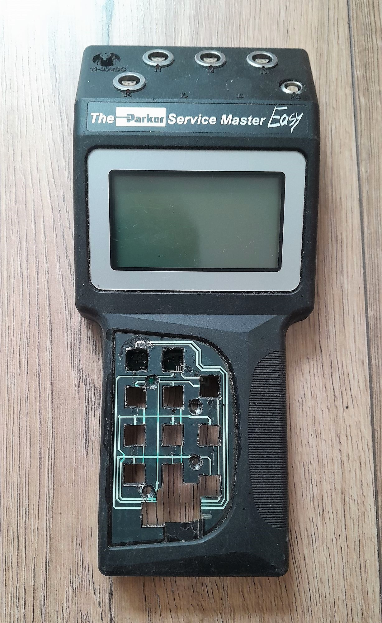 Naprawa klawiatury w testerze Parker Service Master Easy