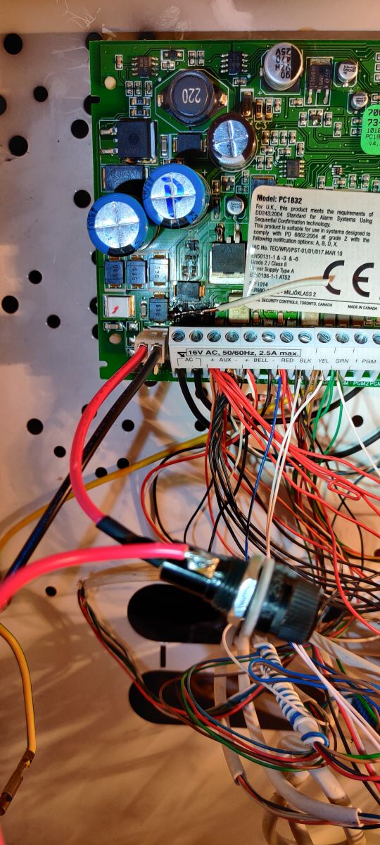 [Rozwiązano] Płyta DSC PC1832 - spalony element, prośba o pomoc w ...