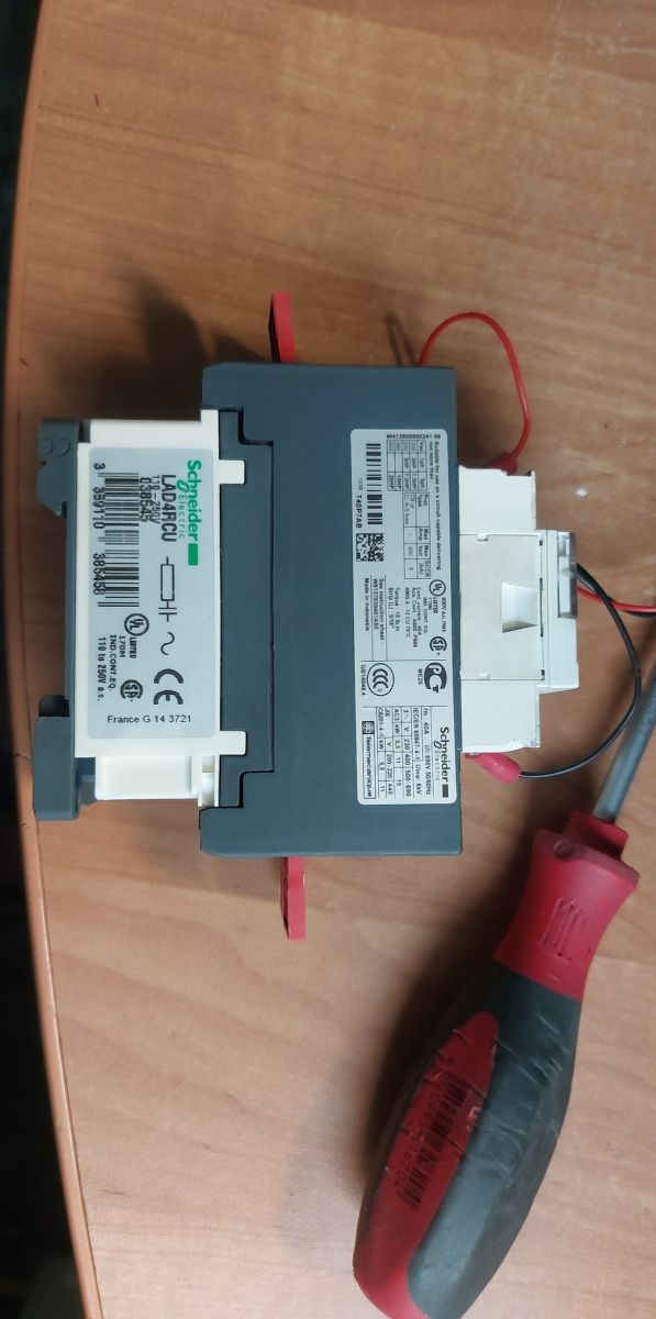 Zamiennik stycznika Schneider T40P7AB dla wallbox BMW i3 - jak dobrać?