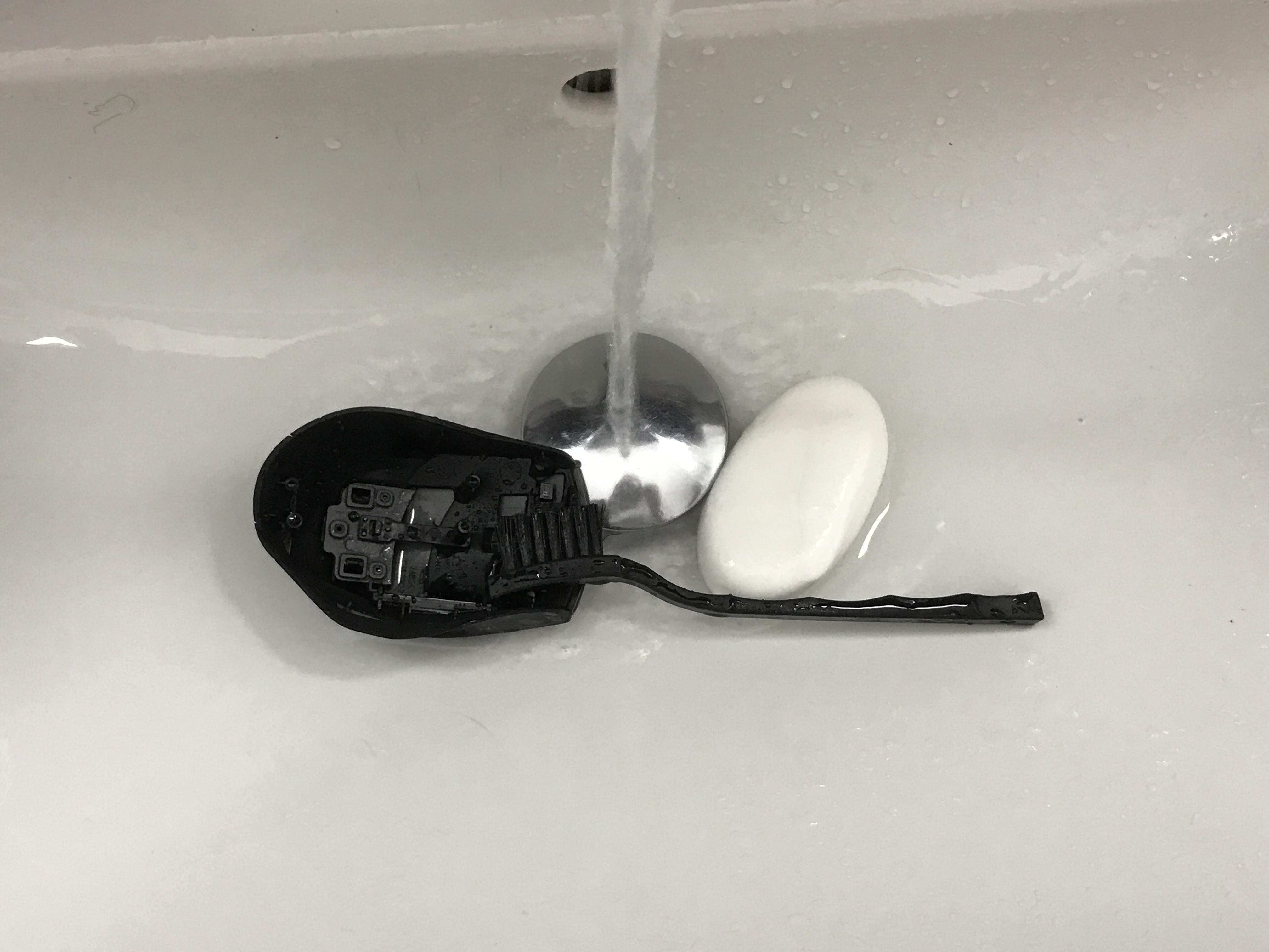 Blitzwolf BW-MO2 mouse button interior cleaning and replacement