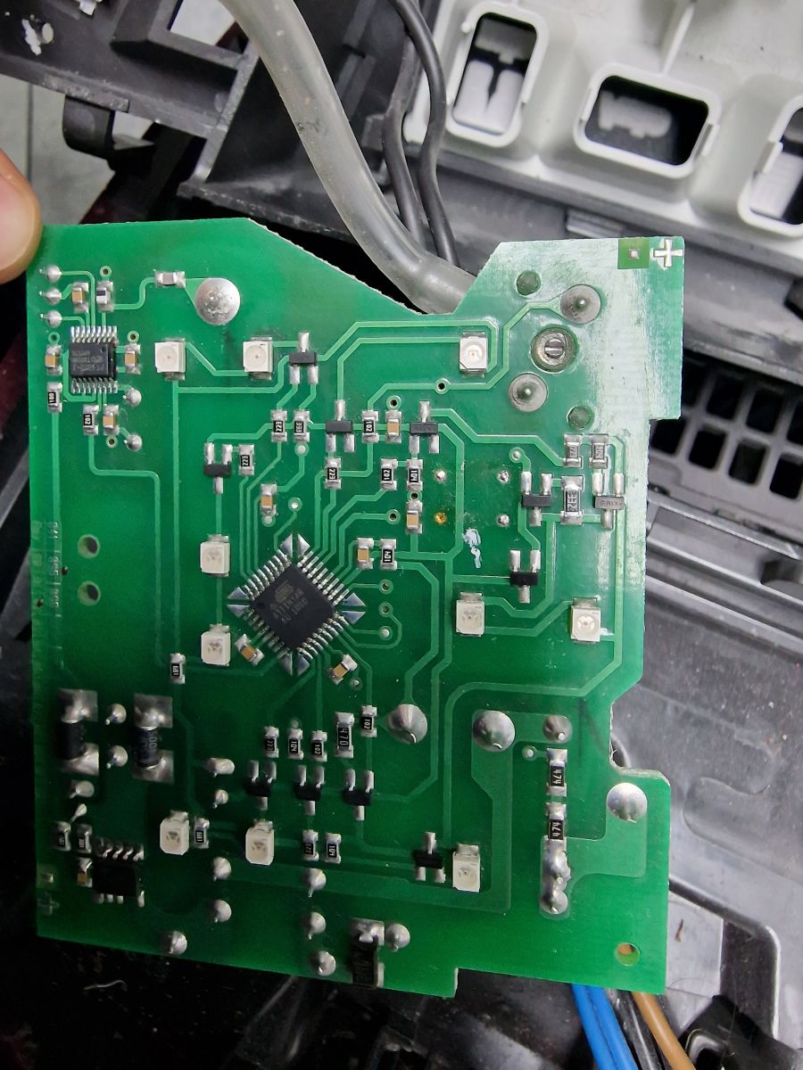 Miele S6760 Efficiency - niestabilna komunikacja pilota w rączce odkurzacza