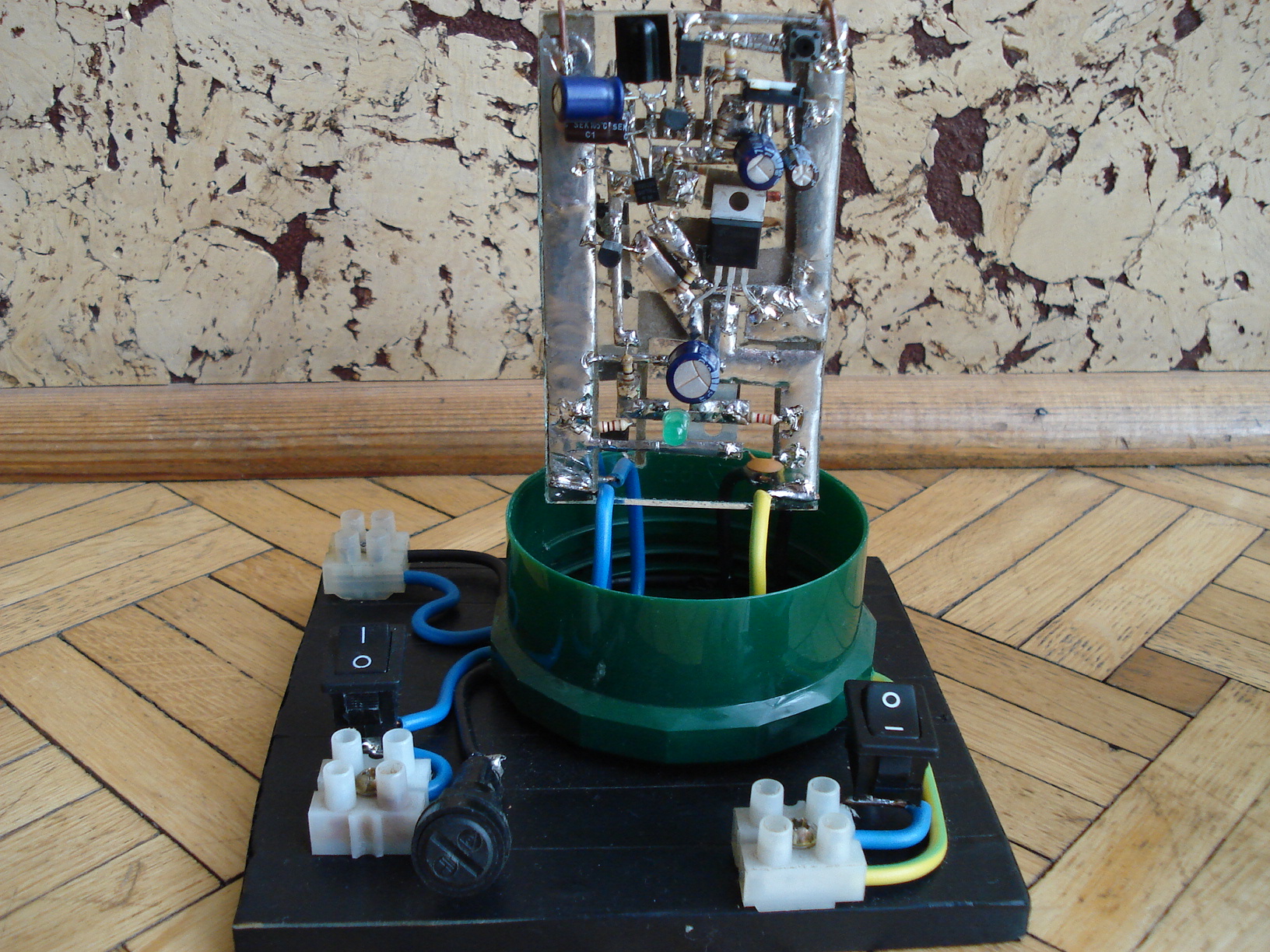 KIT-AVT 2102 Zabezpieczenie akumulatora, AVT 746 Ekonomizator, Zdalnie ...