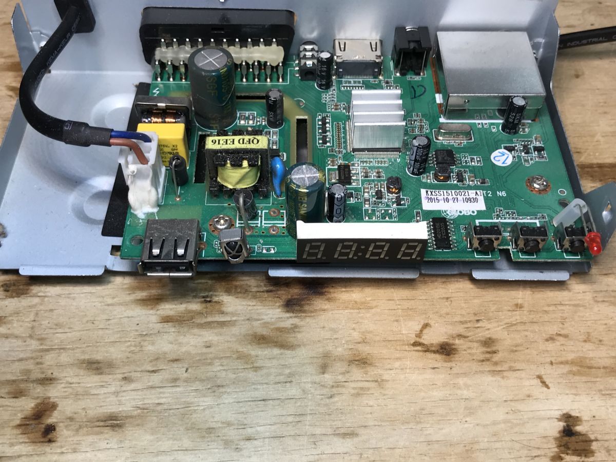 Stary dekoder DVB-T2 - STB HD N6 - wnętrze, potencjał przeróbki na DIY ...