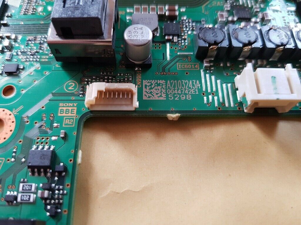 [Rozwiązano] Sony KDL-43WD750 - Po włączeniu logo Sony i się wyłącza ...