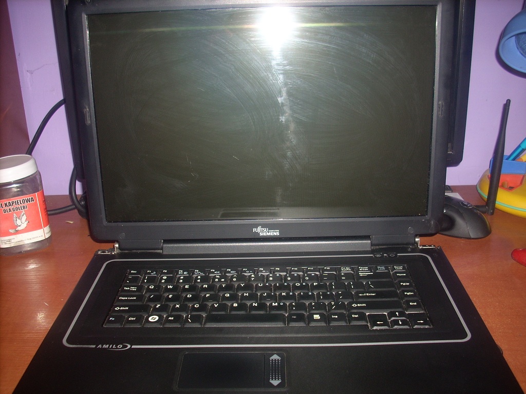 [Sprzedam] Laptop Fujitsu Siemens Amilo Li 1818 Uszkodzony