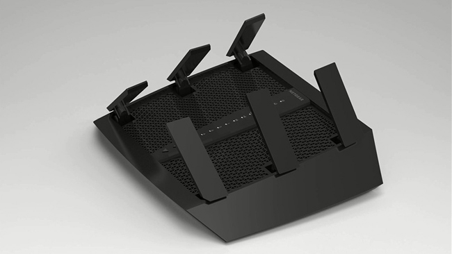 Netgear R8000 - trzyzakresowy, 6-antenowy router 3,2Gbps