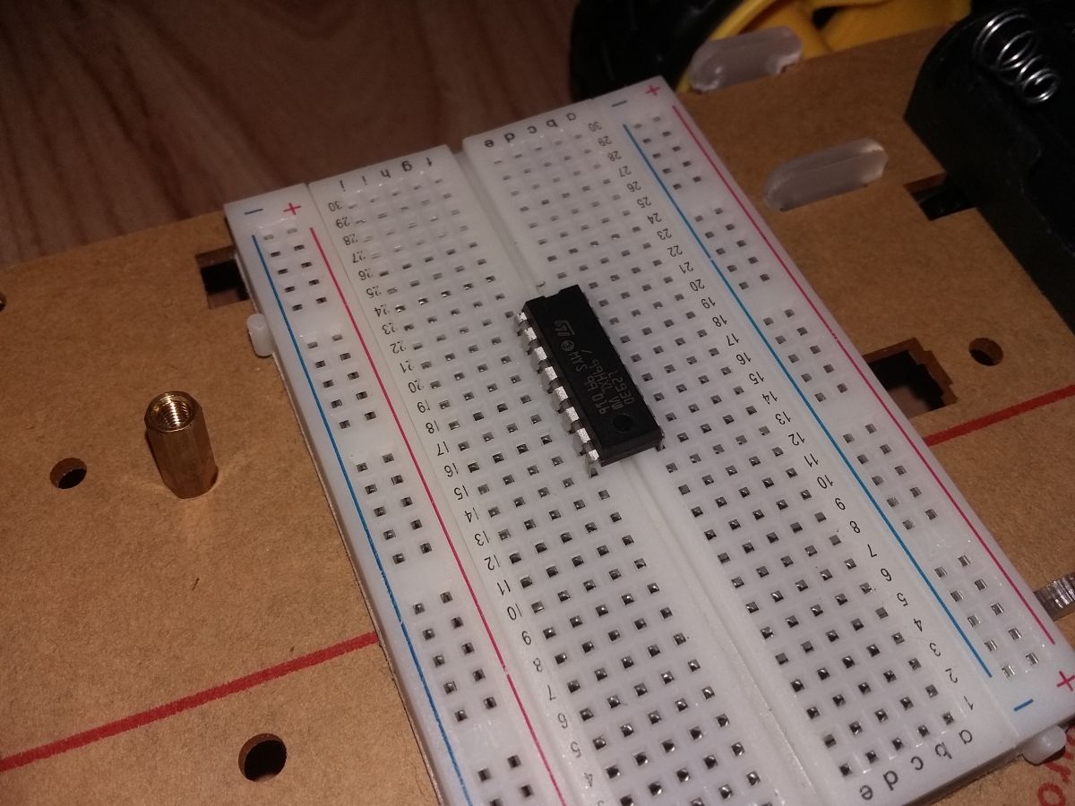 Jak podlaczyc Arduino do mostka H i sterować pojazdem?