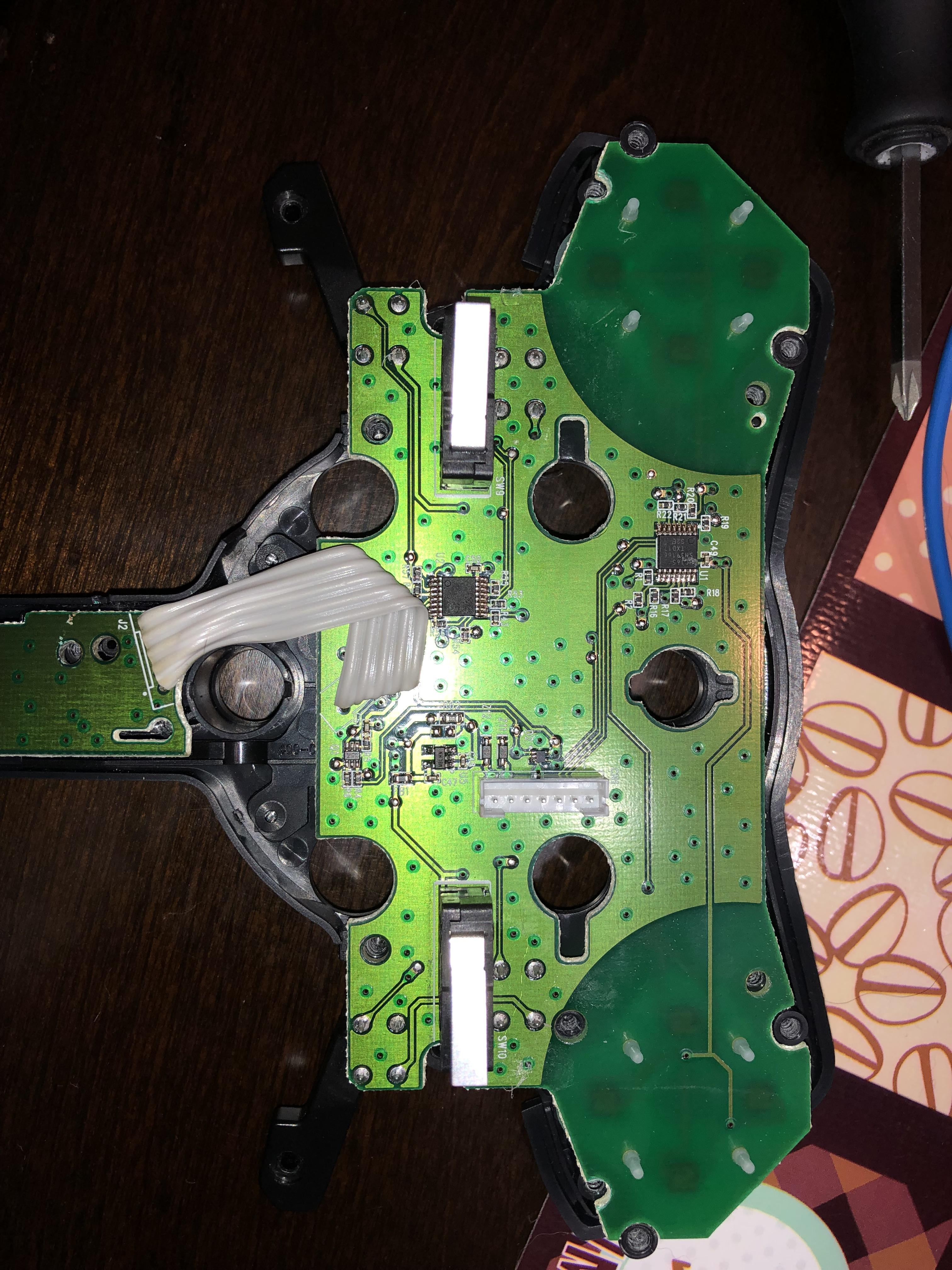 Logitech G29 - Identyfikacja układu U5 na PCB kontrolera oznaczonego ...