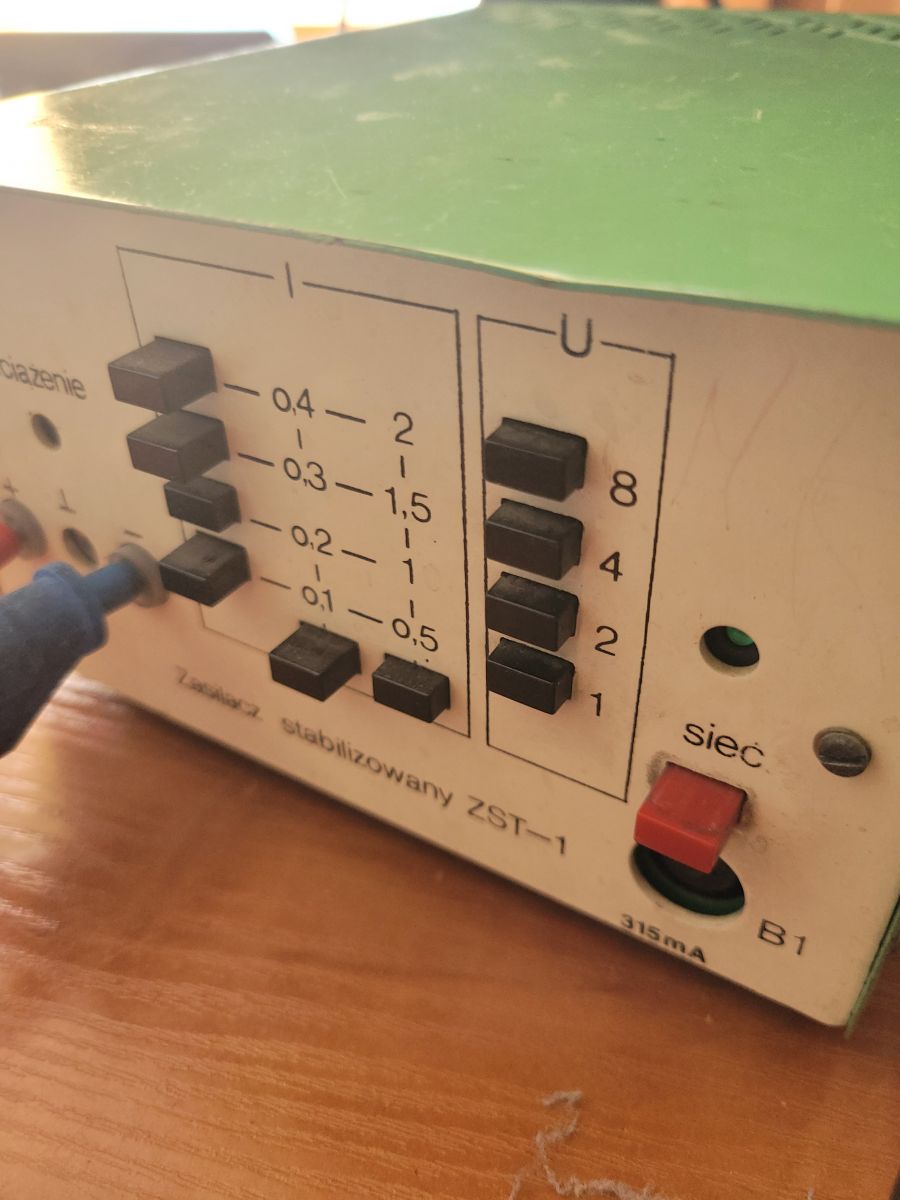 Zasilacz stabilizowany ZST-1 z PRL - co to jest I, a co to jest U i mój ...